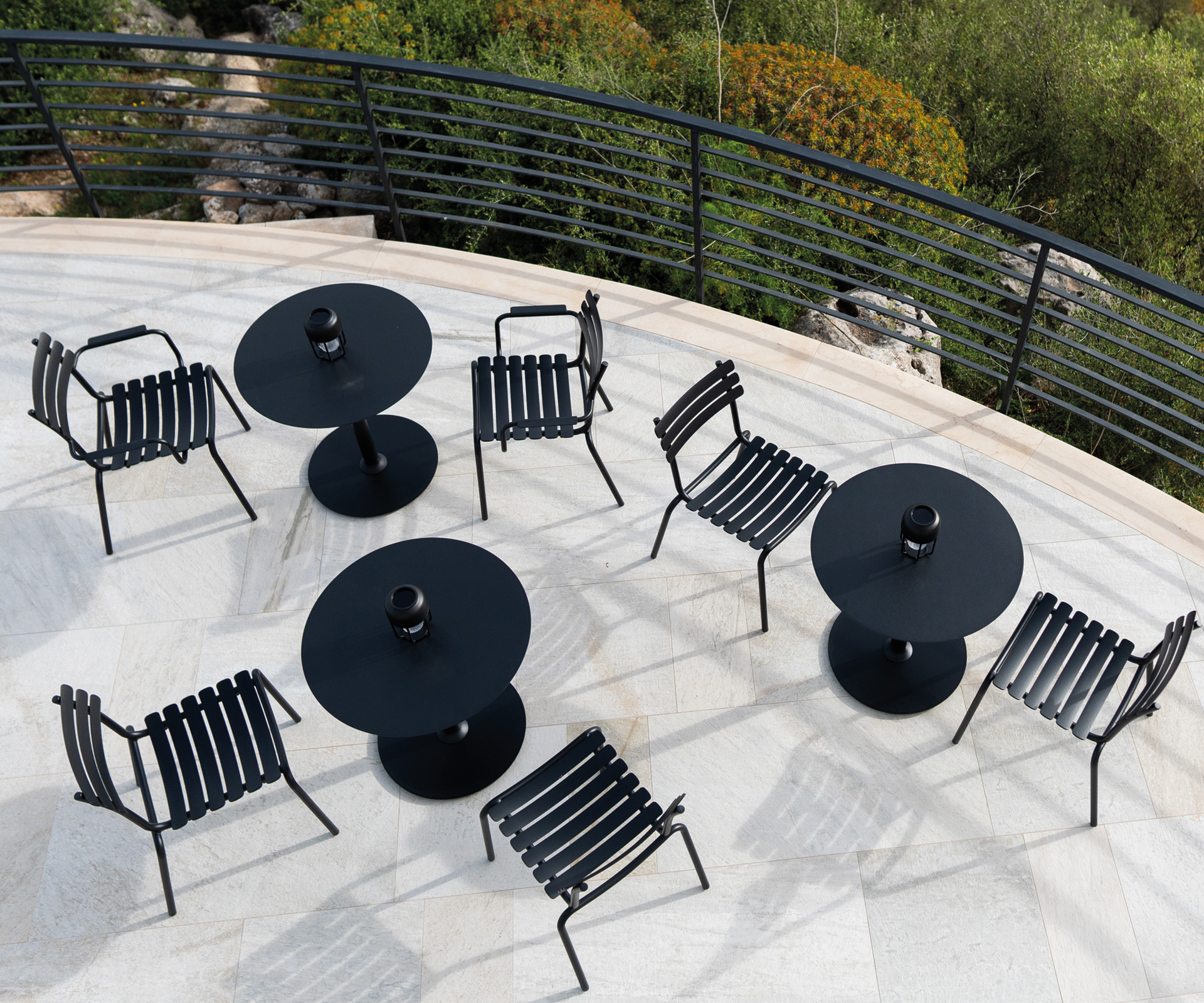 PICO - Café table in 24 combinations